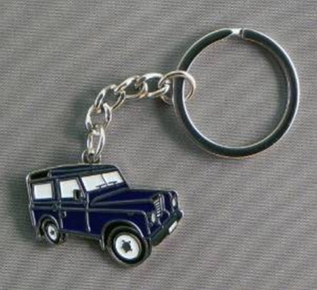 Landrover Defender: Metal Enamel Keyring Blue or Green Landrover (4x4 ...