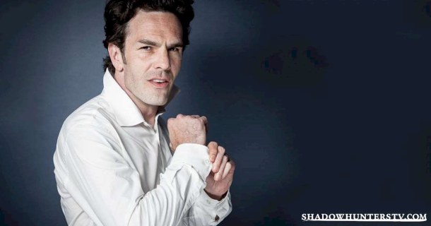 Un nouveau nom au casting : Adam Kenneth Wilson ~ La cité des ténèbres ...