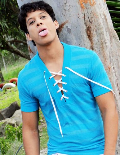 Fotos de hombres latinos