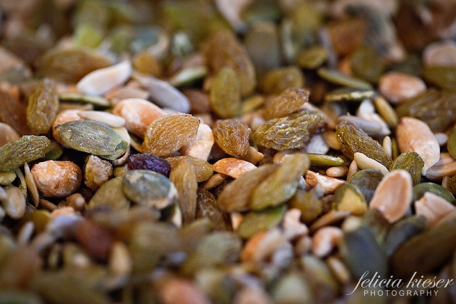 Clean Green Life: Easy Trail Mix!