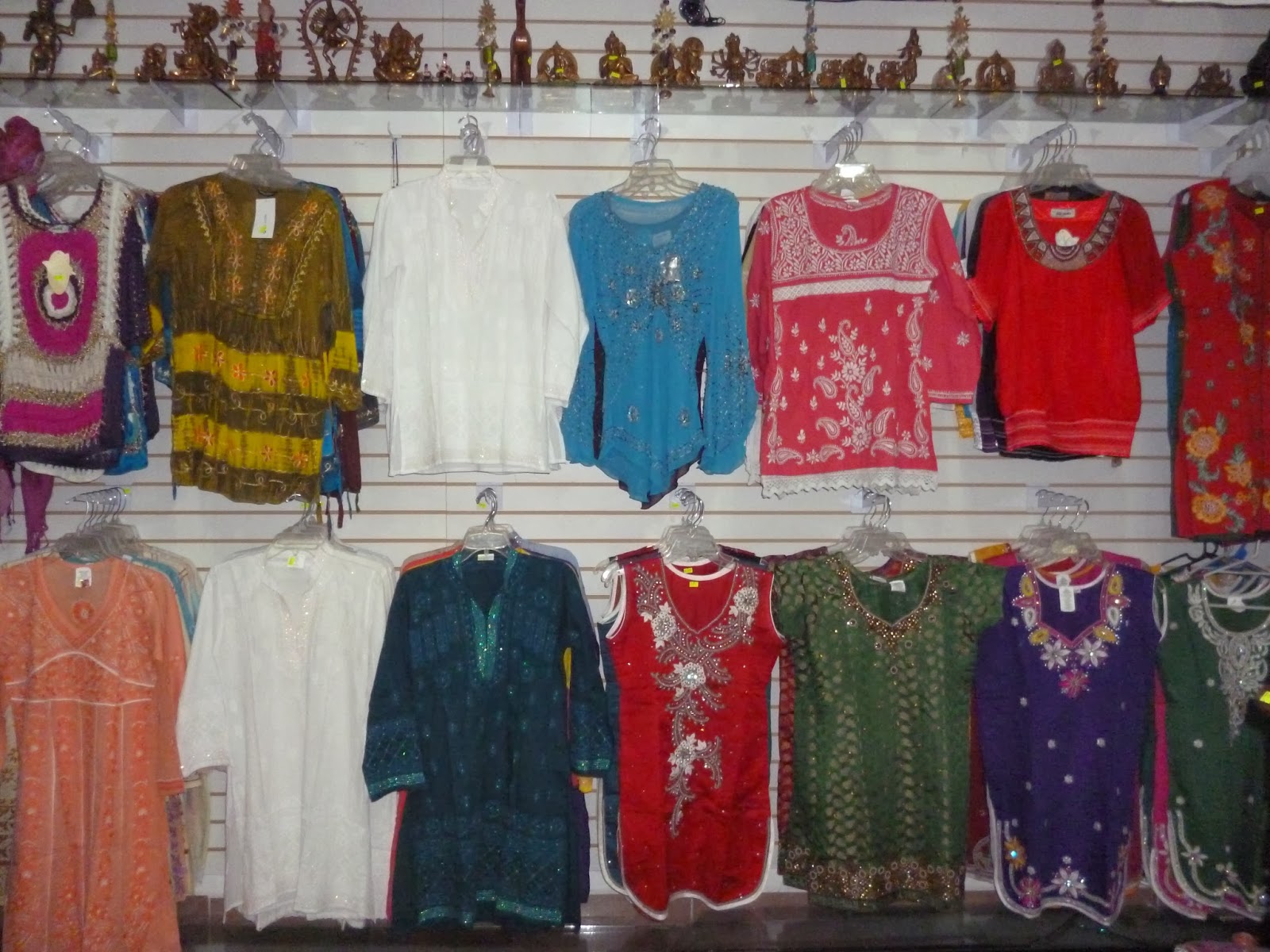 Ropa De La India: BAZAR INDIA,MAGIC INDIA,ROPA HINDU