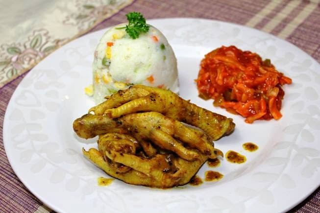 LEKKER RESEPTE VIR DIE JONGERGESLAG: HOENDERPOTE / RUN-A-WAYS