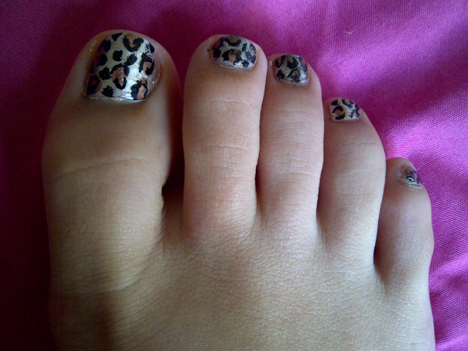 Meg's Boutique: NOTD-How to get leopard print nails