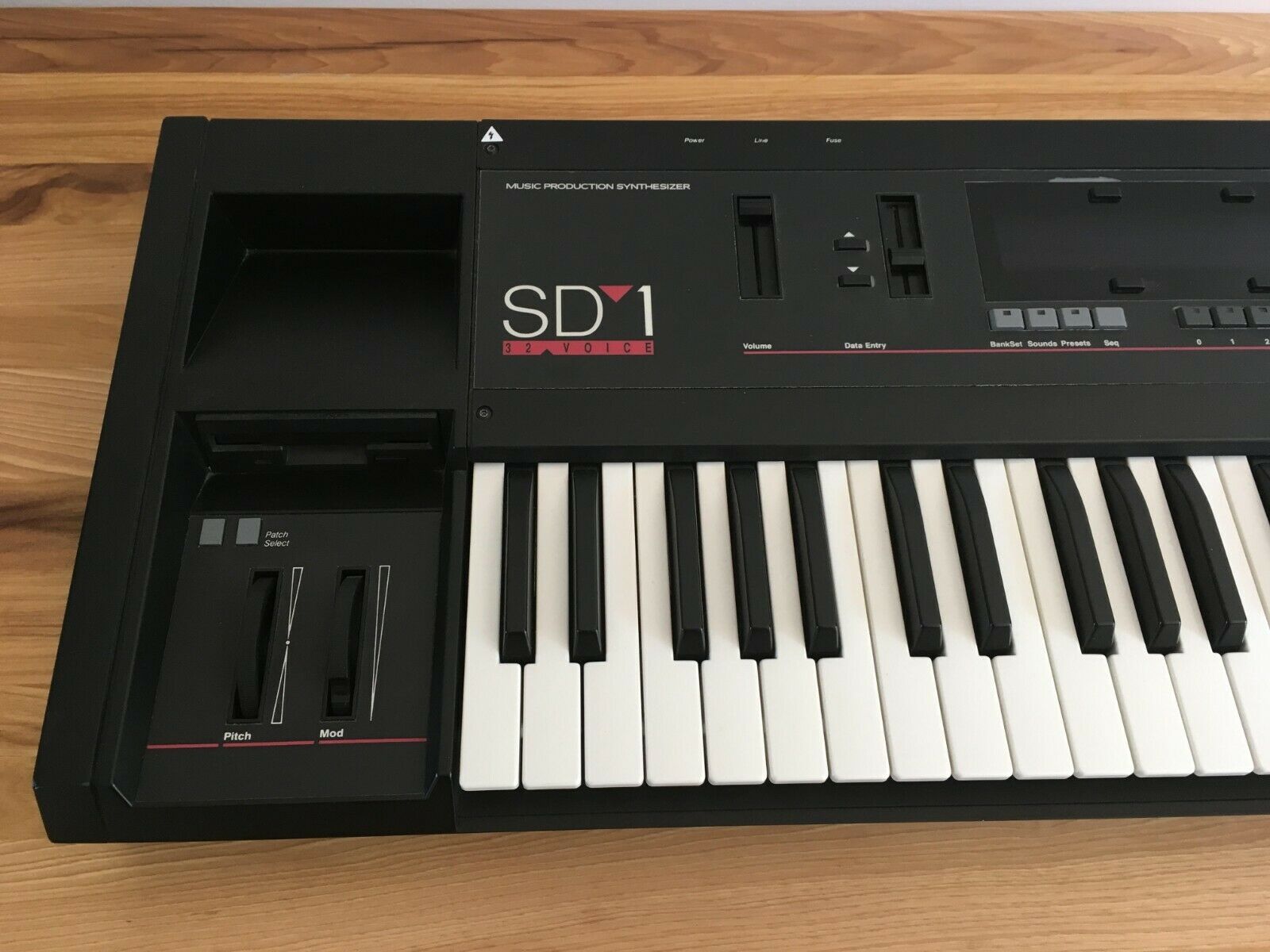 MATRIXSYNTH: Ensoniq SD1 synthesizer - 32 voices - 1992