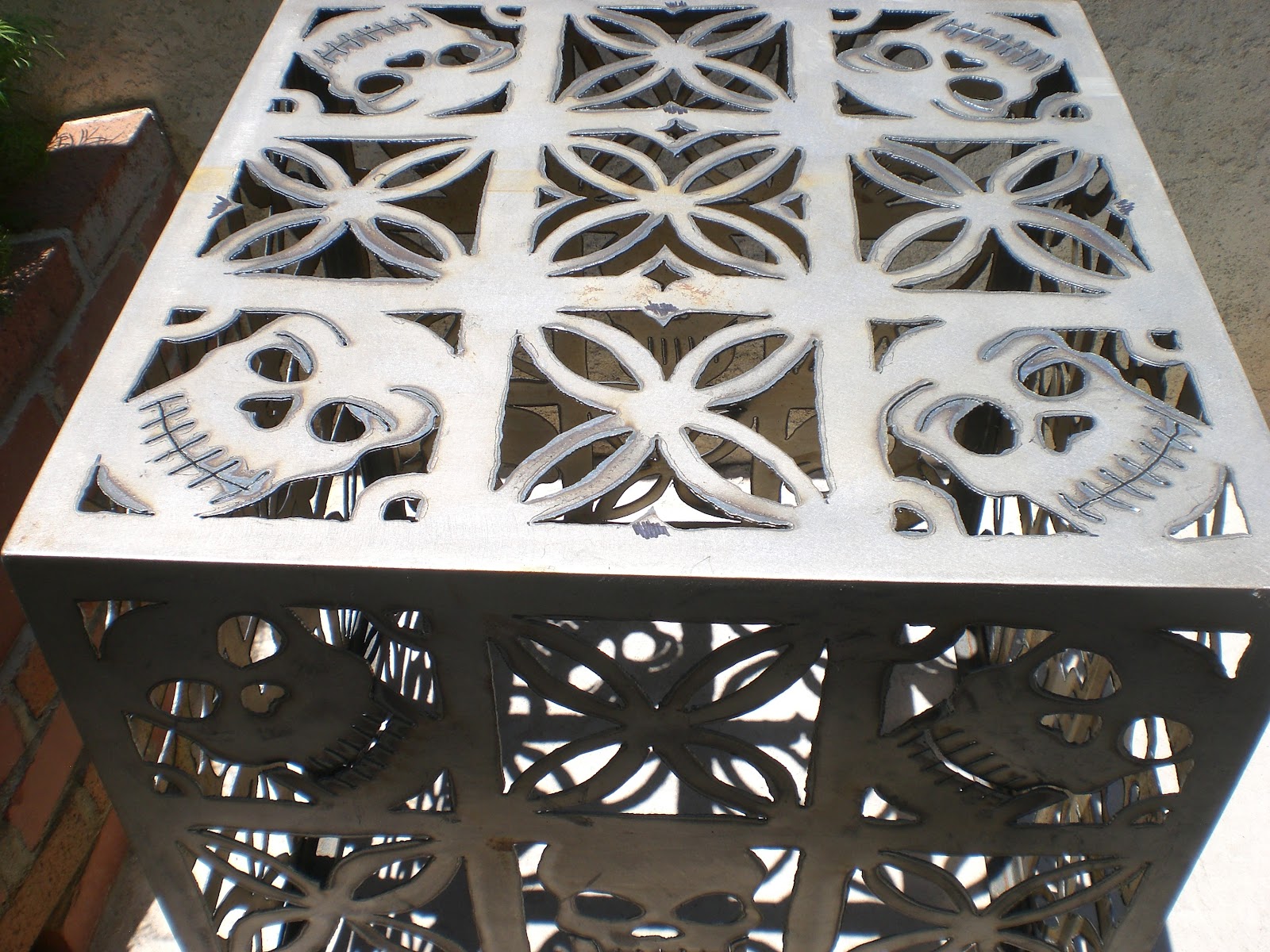 Yucca Flats, N.M.: Skull table #3 finished