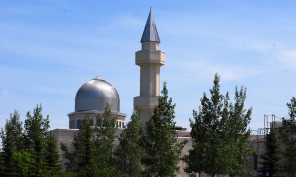 Ahmadiyya Mosques: Baitun Nur - Calgary Alberta Canada
