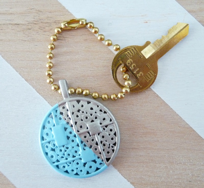 Turn a Pendant into a DIY Key Chain | Dans le Lakehouse