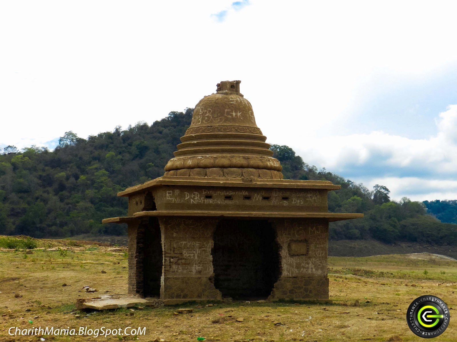 CharithMania: The submerged old Teldeniya town ( ගිලුනු පැරණි තෙල්දෙණිය ...