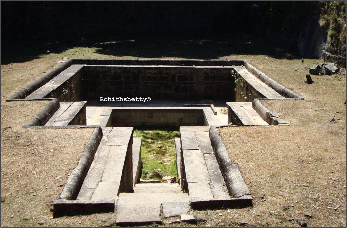 JOURNEY INTO DREAMS: Kavaledurga Fort -Thirthahalli