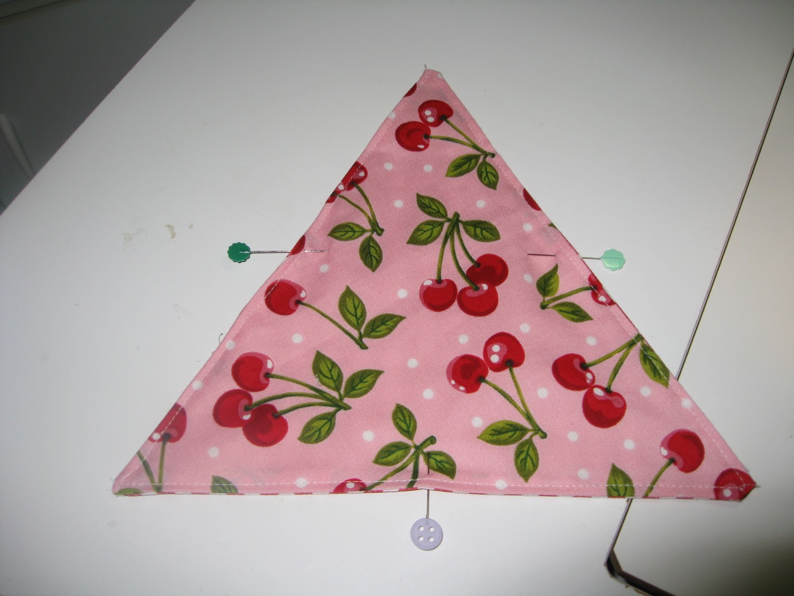 Gingerbread Girl's Quilting Adventures: My First Tutorial: A Triangular ...