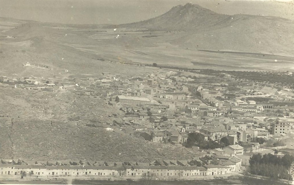 CUALQUIERCOSAQUEDIGAS?: LA TOBARRA DE ANTES, EN BLANCO Y NEGRO