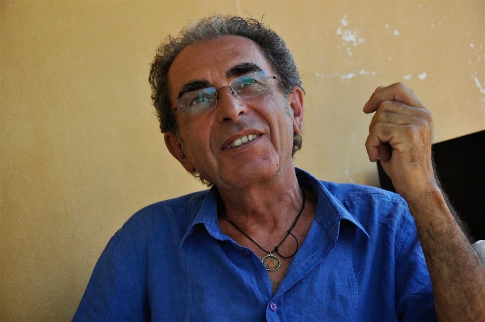 ΔΕ ΘΑ ΠΙΣΤΕΥΕΤΕ ΑΠΟ ΤΙ ΥΛΙΚΑ ΧΤΙΖΕΙ ΣΠΙΤΙΑ ΣΤΗ ΚΡΗΤΗ, ΑΥΤΟΣ Ο ΓΕΡΜΑΝΟΣ ...