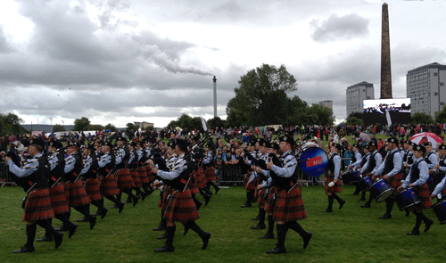 Off-at-a-Tangent: BAGPIPES: SOLO AND BAND