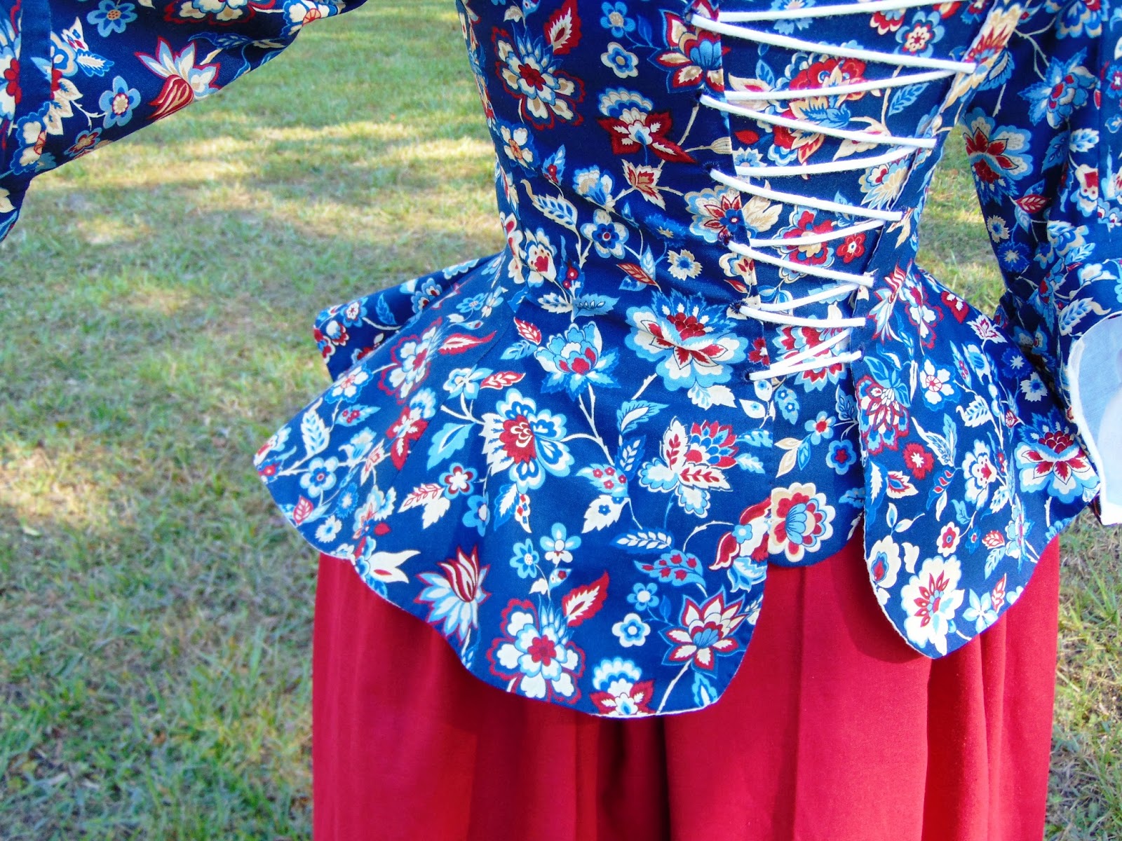 The Antique Sewist: 1750s Casaquin Jacket - Blue Floral Cotton