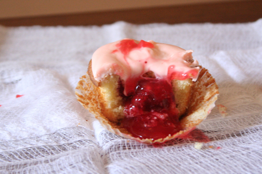 Miss Make: Bloody Bite Cupcakes