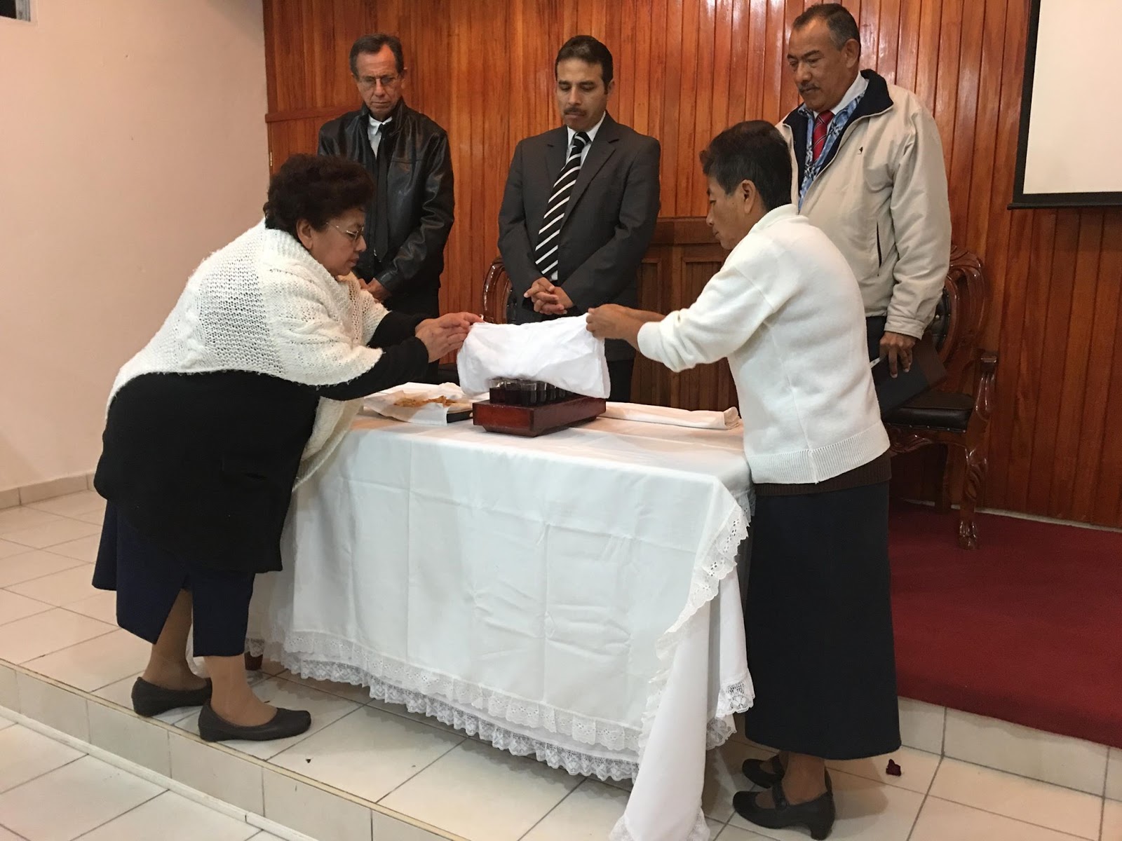 IASD CHAPULTEPEC MAC poza rica ver: RITO DE HUMILDAD Y SANTA CENA EN ...