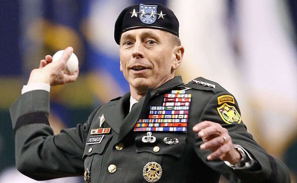 QUEM É QUEM - General de Quatro Estrelas | Embaixada da Imprensa