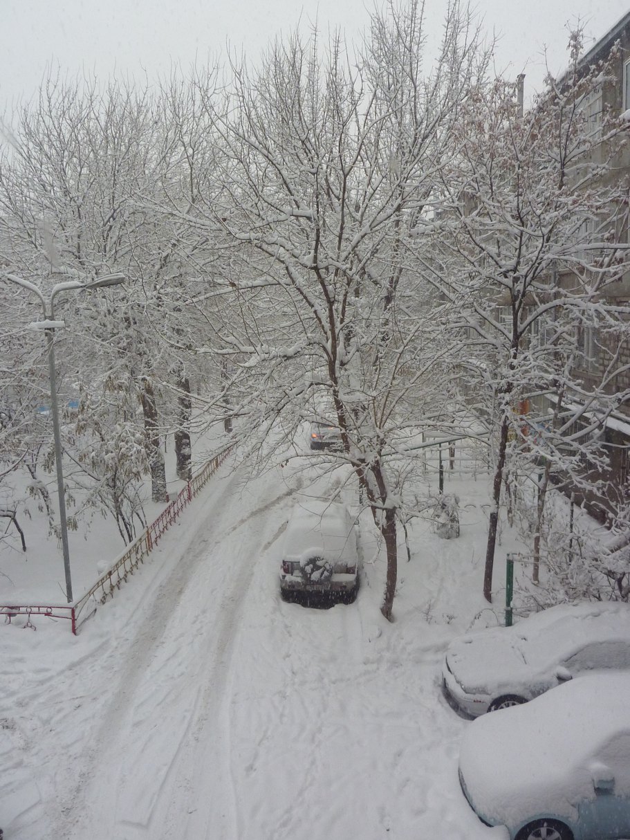Yerevan pummeled by snow