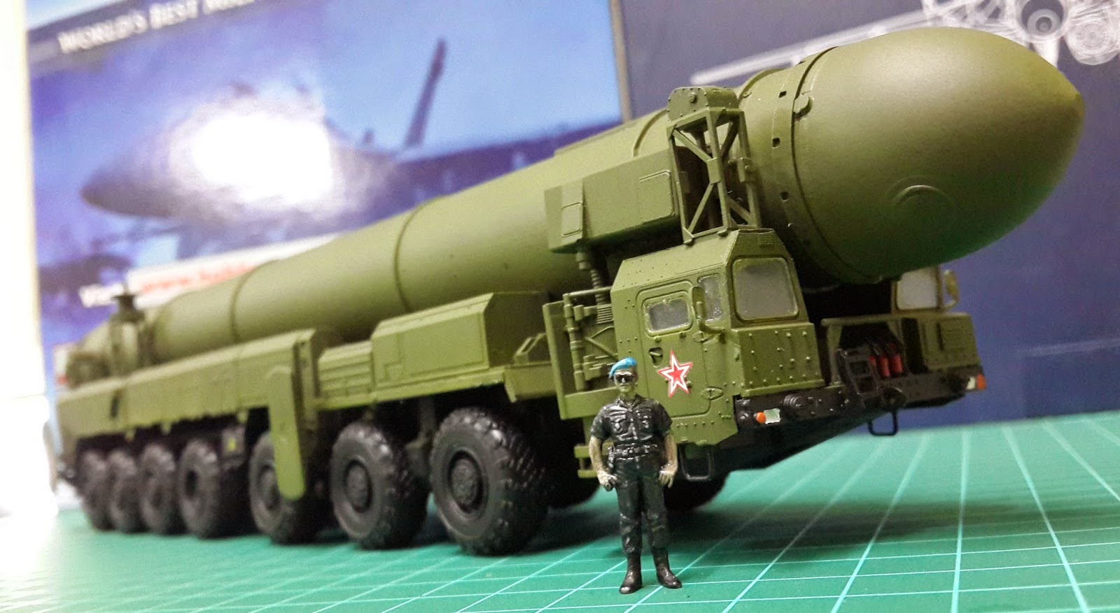 MOHAFOTH: Zvezda 1/72 RT-2PM "TOPOL", SS-25 "SICKLE"