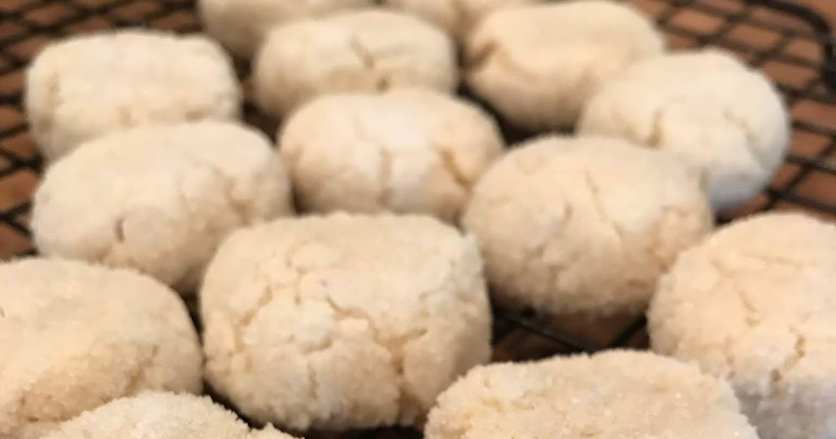 Food Hunter's Guide to Cuisine: Amaretti Cookies