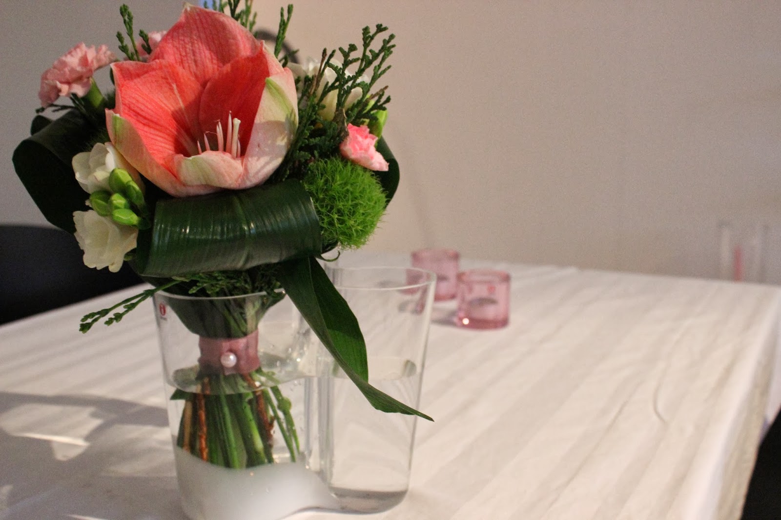 JOUKOLATAR: 20. joulukuuta Vaaleanpunainen joulukimppu