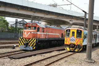 Blair's 鐵道攝影: R127柴電機車 / TRA R127 Diesel-electric Locomotive