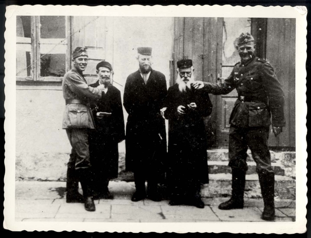 Beards!: The Chosen: Beard Cutting