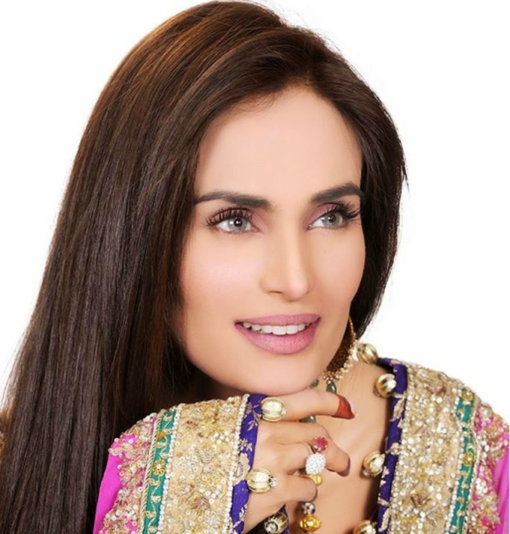 Beautiful Mehreen Syed HD Wallpaper - all 4u stars wallpaper