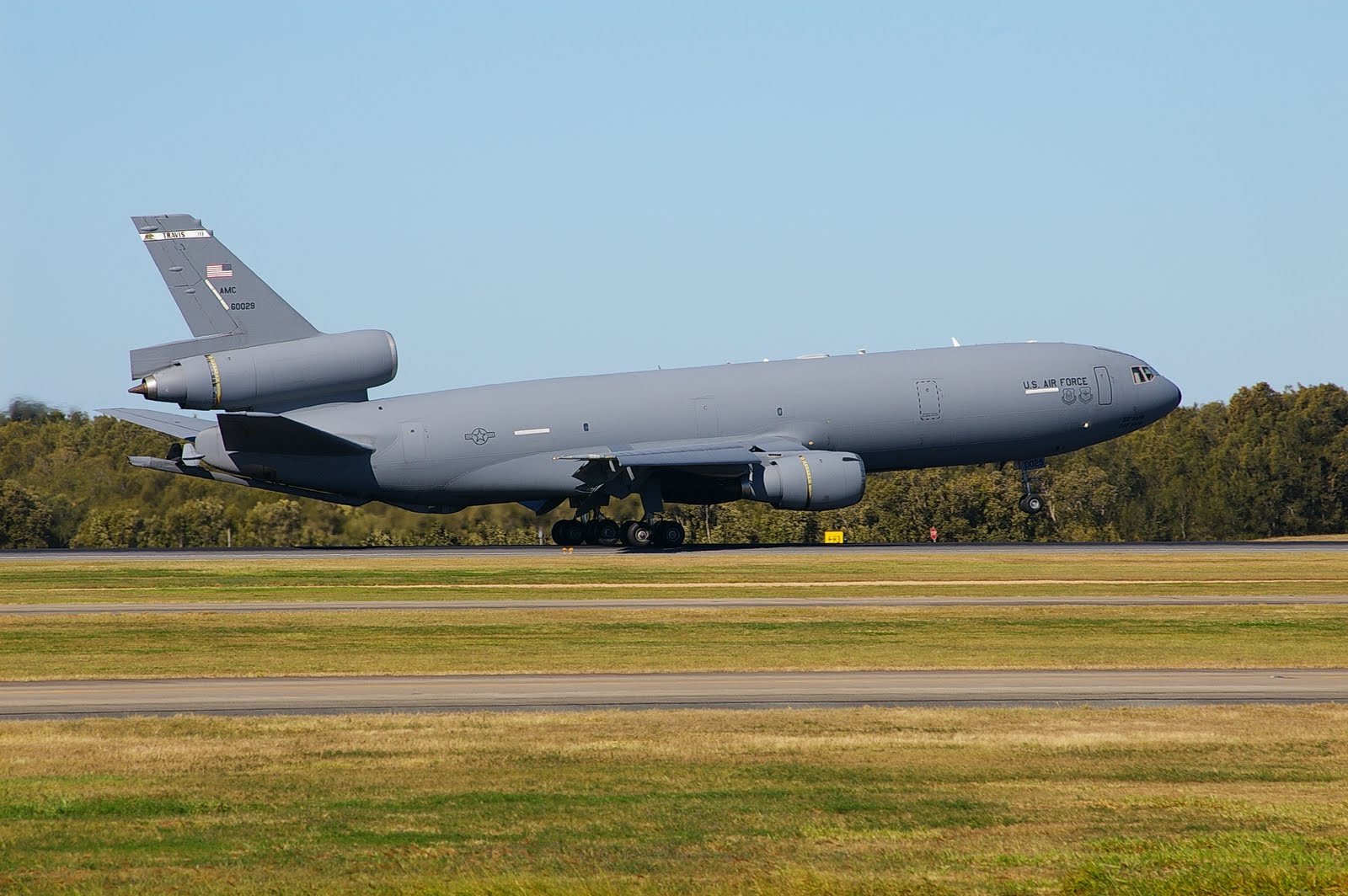 South East QLD Aviation News.: USAF KC10 at BNE this afternoon