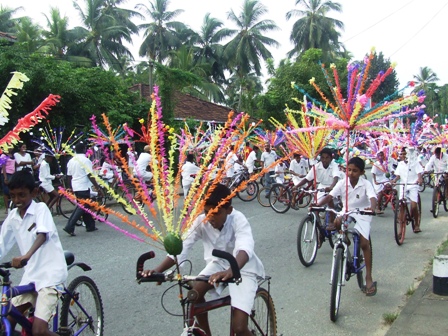 Images of Sri Lanka on blogspot.com: Childrens bicycle parade in a ...