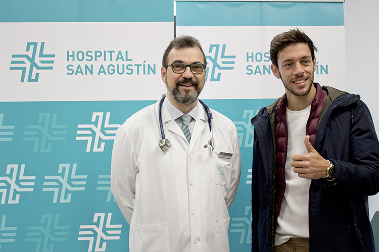Nazaré realiza su reconocimiento médico en el Hospital San Agustín en ...