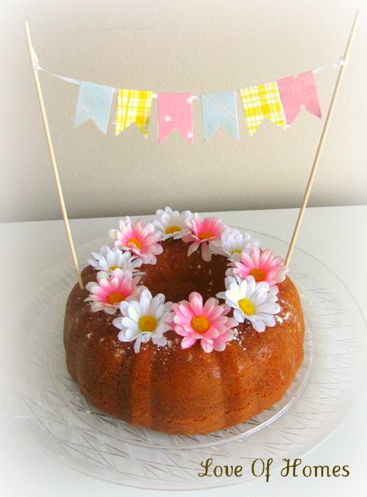 LOVE OF HOMES: Easy Decorated Banner Cake