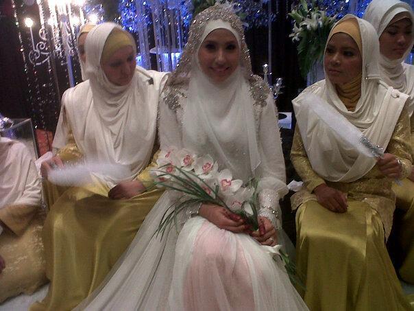 Secebis pemikiran...: 13 Gambar Perkahwinan Irma Hasmie Dan Redza Syah