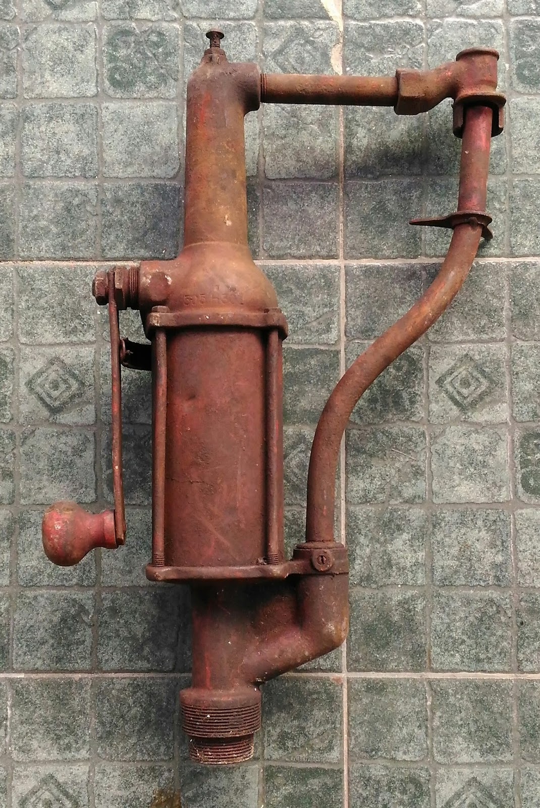 antikpraveda.blogspot.com: Vintage manual hand oil pump