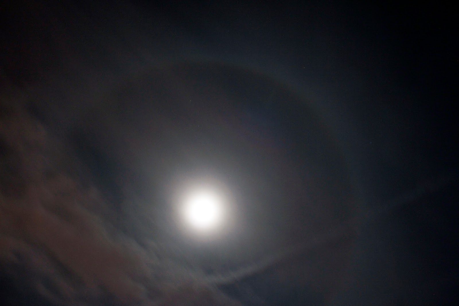 Icy Ring Around the Moon [Stellar Neophyte Astronomy Blog]