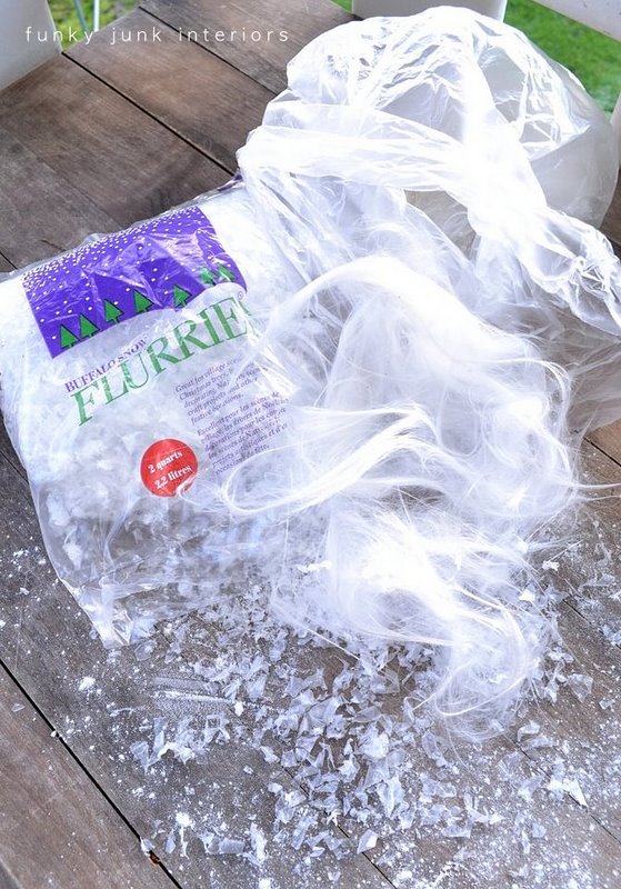 How to make it snow in your home... realistically!Funky Junk Interiors