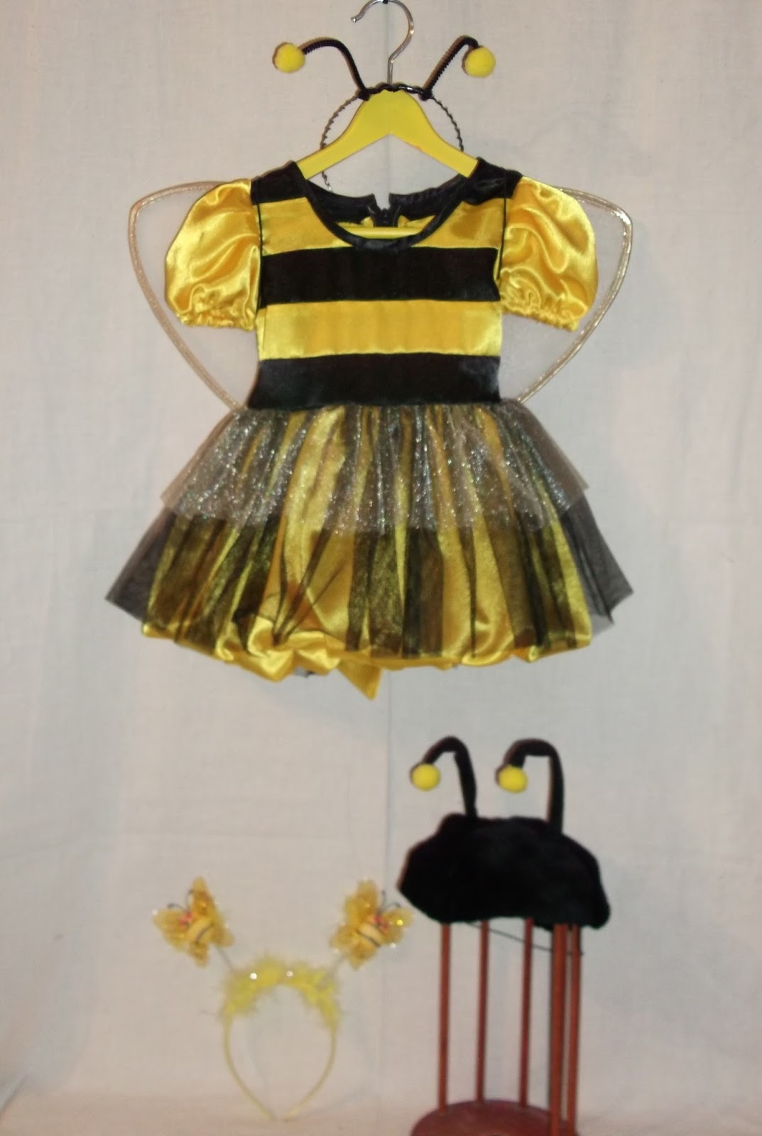 COSTUME MICHI MANOLE: Costum de albinuta