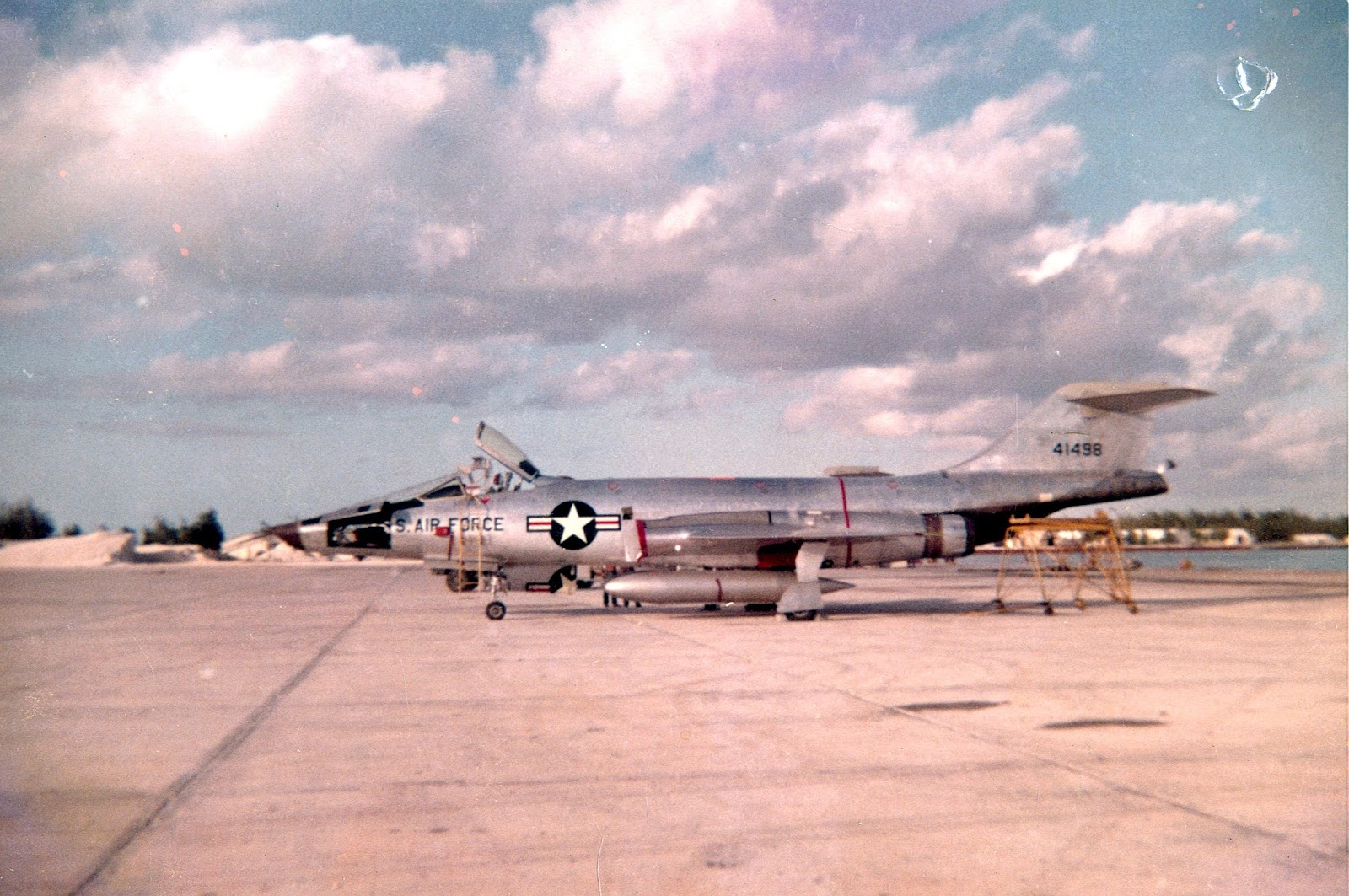 The Fighter Writer: Ron Easley's Aviation Blog: Taiwan and the RF-101A ...