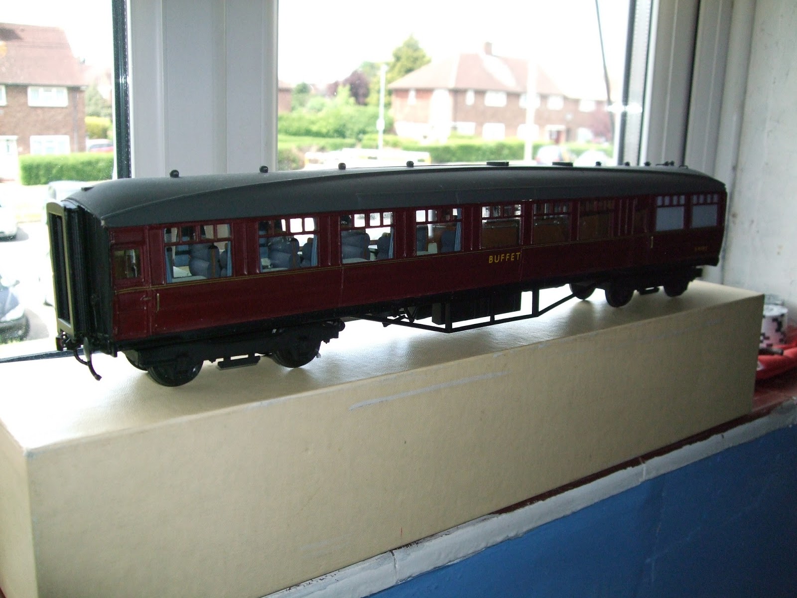 GEOFF TYLER - RAILWAY MODELLER: O GAUGE BUFFET COACH LNER/BR MAROON ...