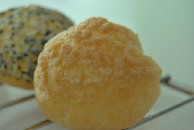 Black Sesame & Vanilla Cookies Top Choux Pastry