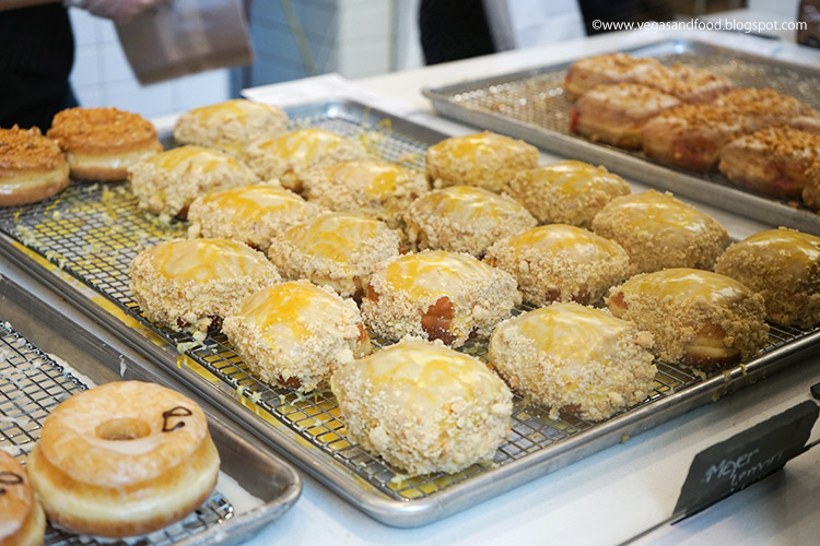 Astro Doughnuts & Fried Chicken - Downtown L.A. - Vegas and Food