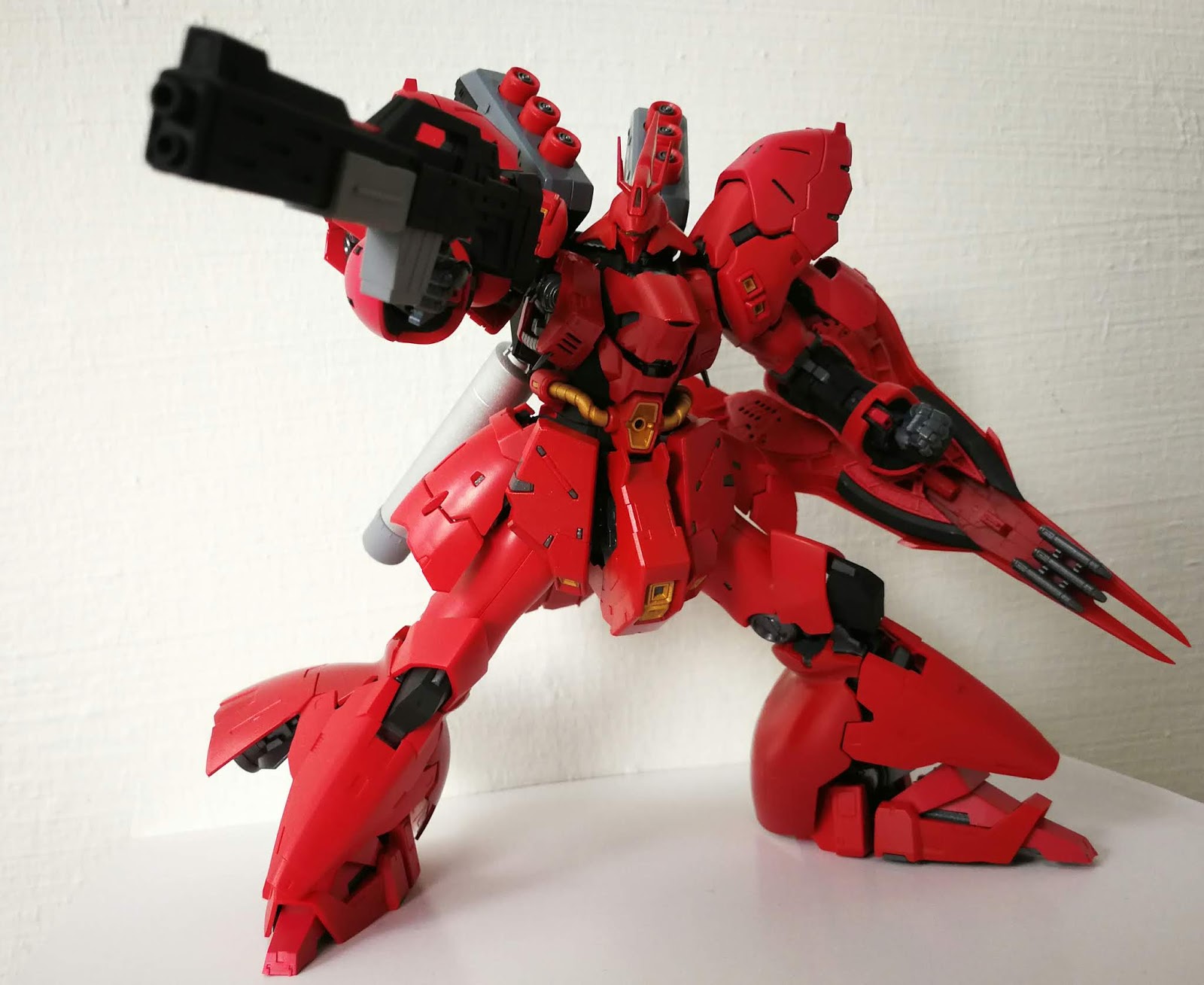 Gunplanerd: [Kit Insight] Bandai RG 1/144 MSN-04 Sazabi (Painted Build)