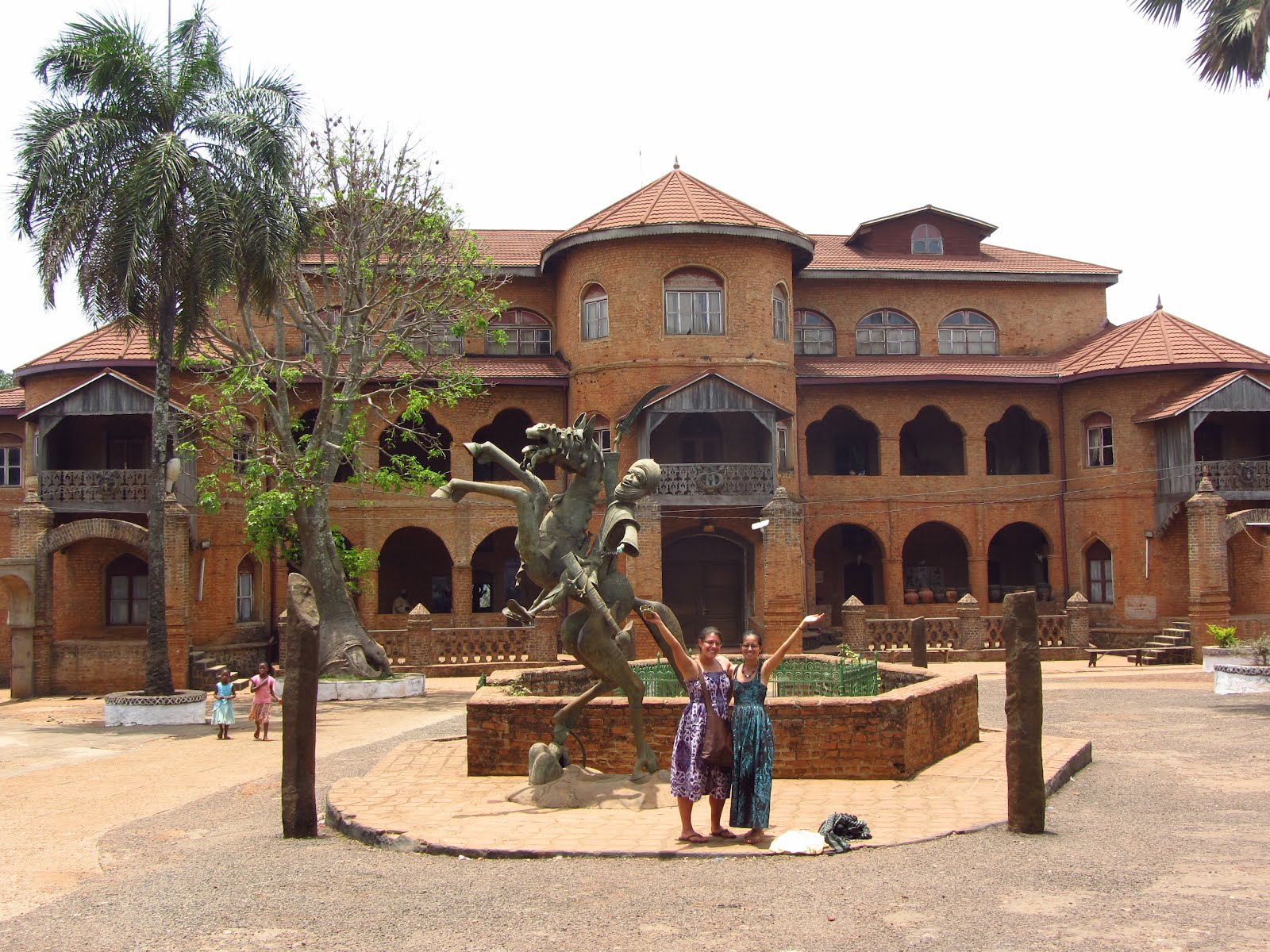 C'est La Vie Travel & Photography: Traditional Chiefs and Monk ...