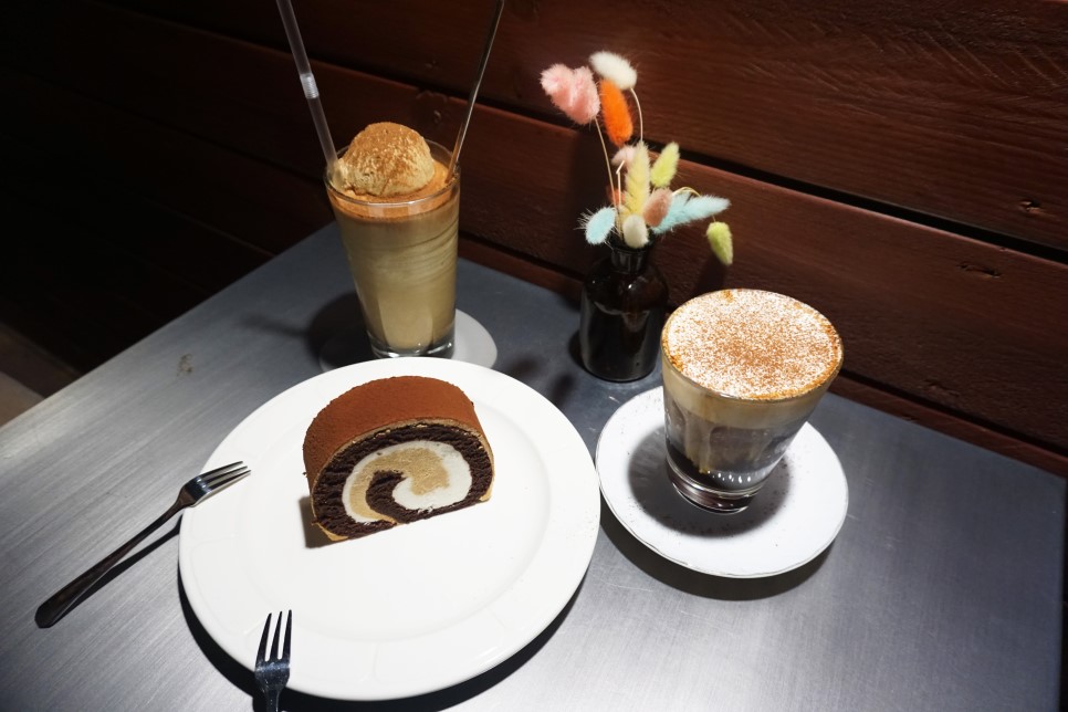 AREX: Enjoy a relaxing afternoon at Stance Coffee in Sangsu-dong