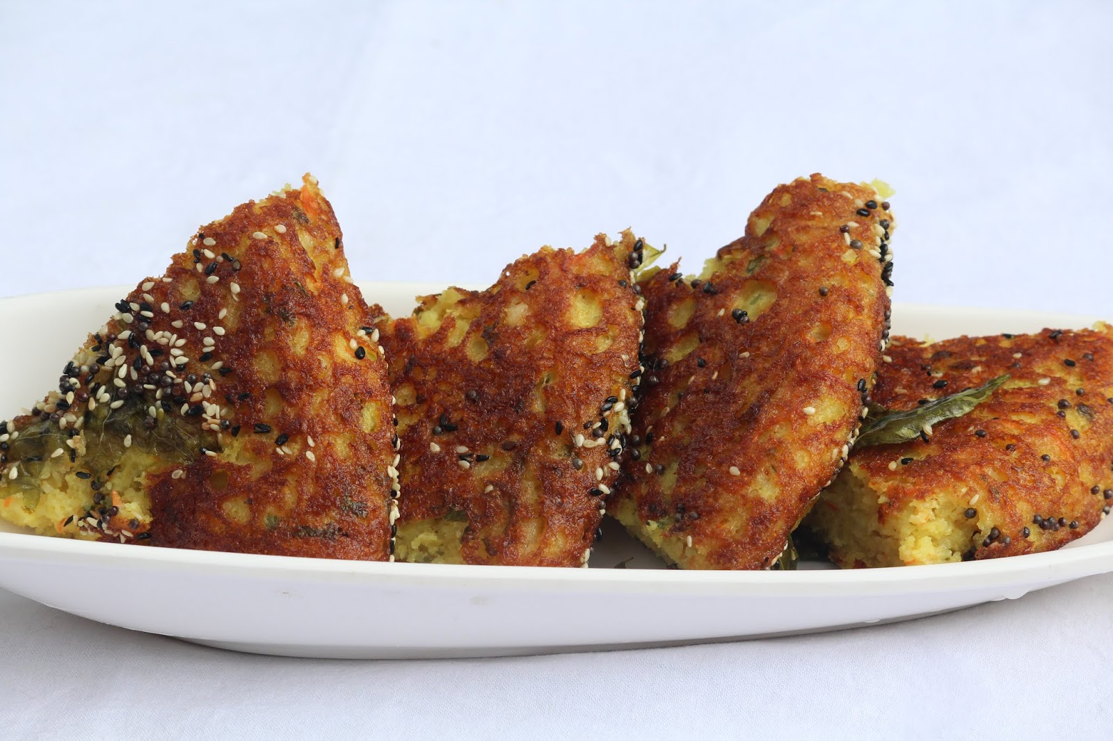 Easy Children Recipes: HANDVO / GUJRATI HANDVO