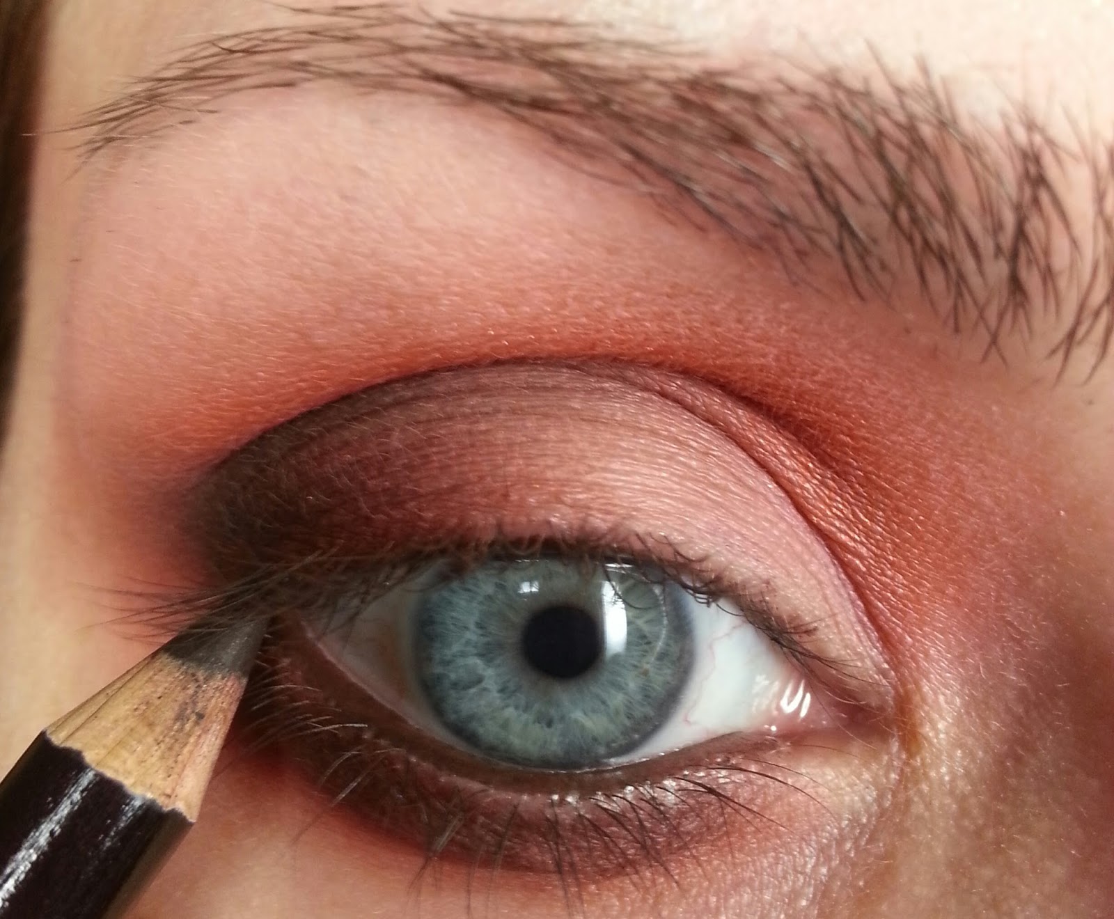 Makeup Matters: Red Eyeshadow Tutorial