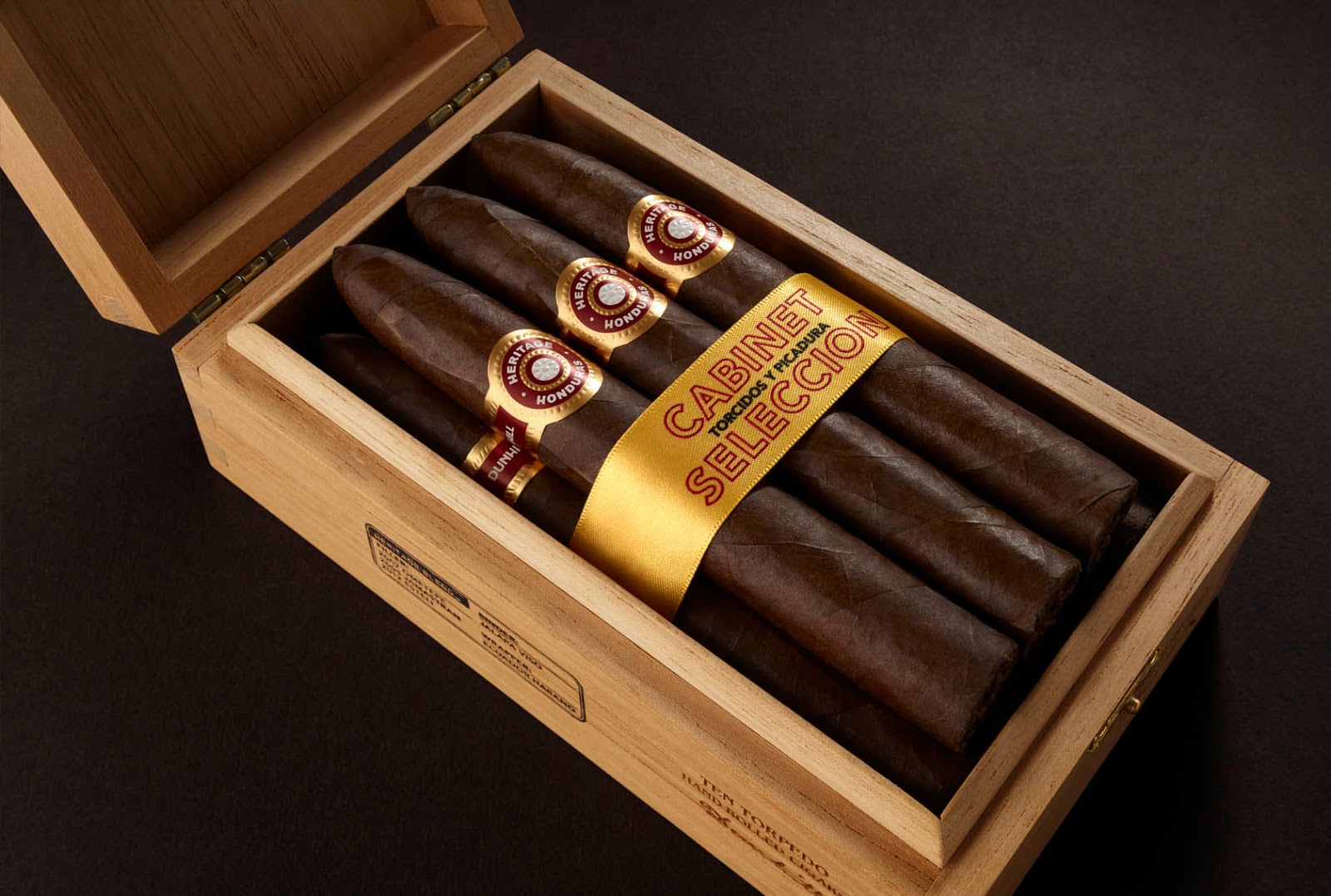 Heritage Cigars by Dunhill on Packaging of the World - Creative Package ...