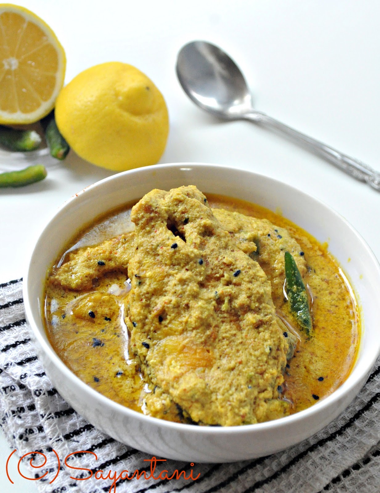 Til Rui (Rohu fish in Spicy sesame and mustard gravy) - A Homemaker's Diary