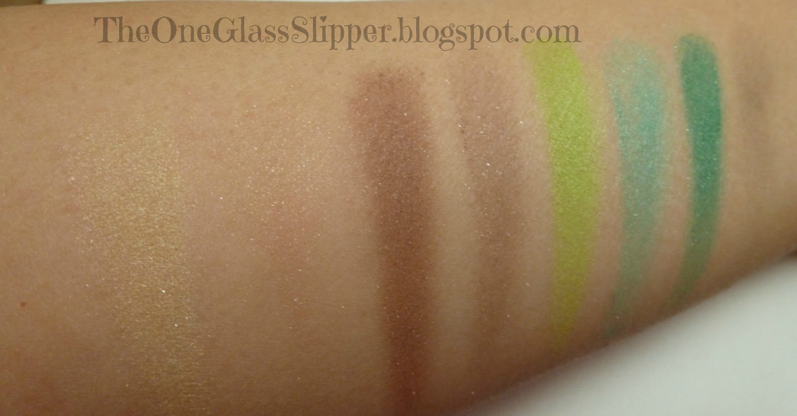 One Glass Slipper: Elf-Glitter Eye 12 Eye Shadow Palette