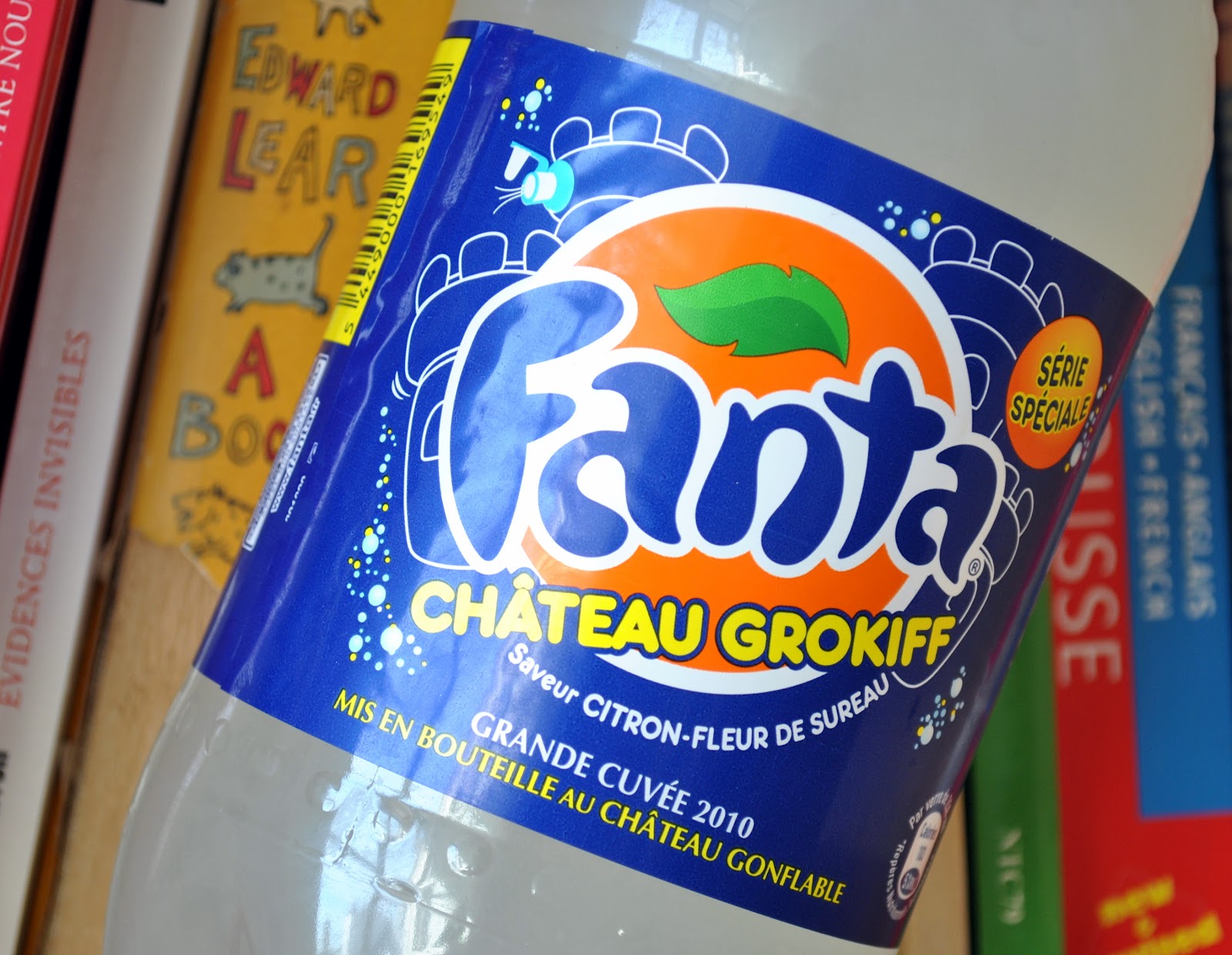 Foodette Reviews: Fanta Chateau Grokiff (Elderflower and Citrus)